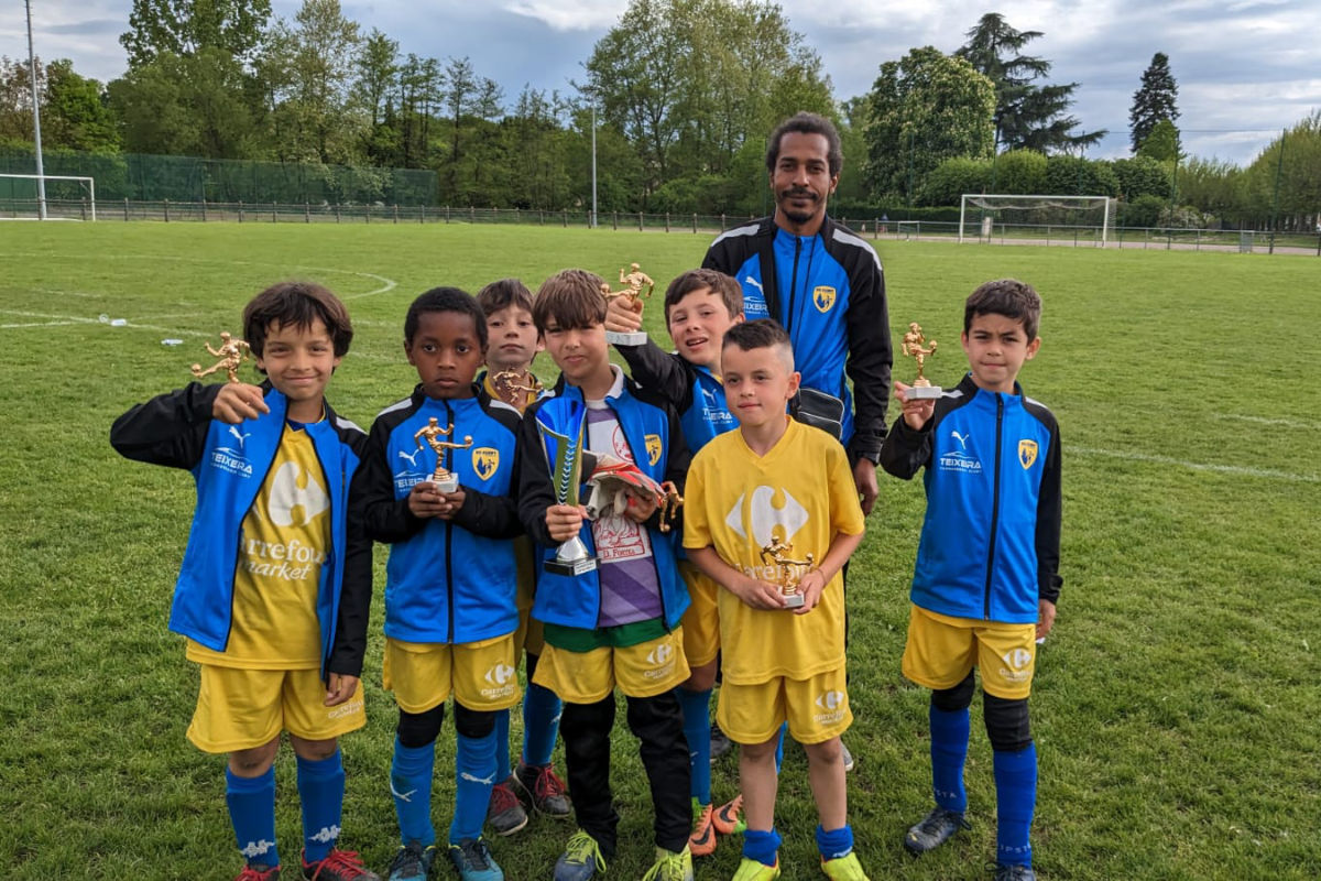 Les U9 continuent leur tournée – US Cluny football – site officiel